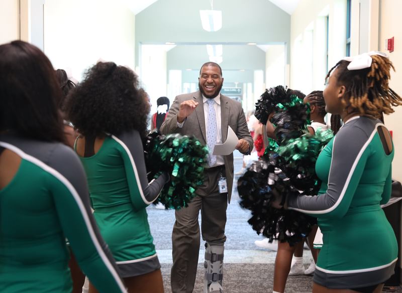 VWSD Celebrates Teachers and Staff at Annual Convocation | Vicksburg ...